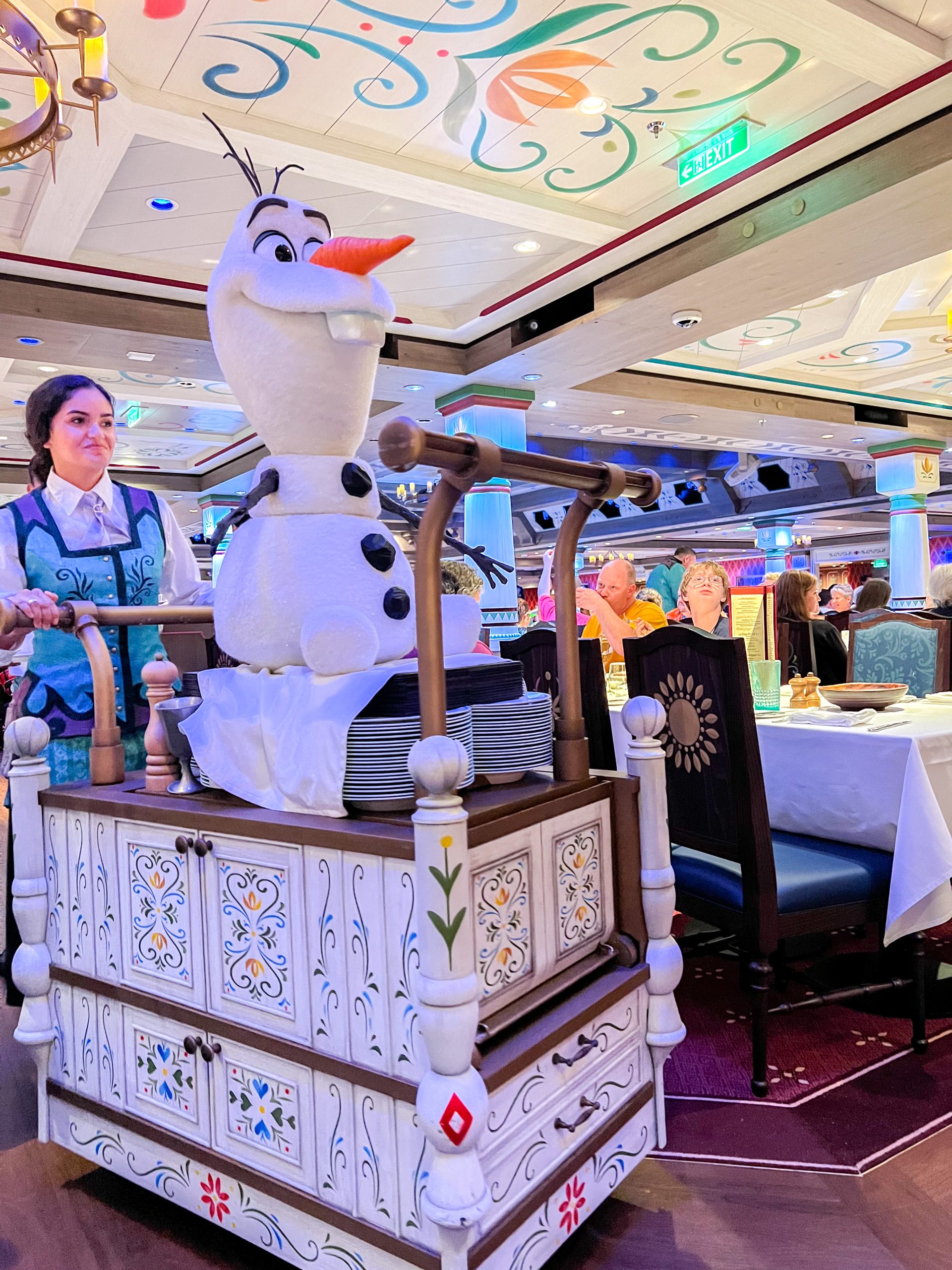 Disney Wish Dining Review: Sit Downs, Quick Service, and Bars – The ...